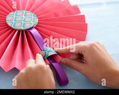 Papercraft Paper fan step 13 Stock Photo - Alamy