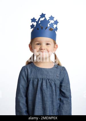 Papercraft Paper crowns Girl in star crown Stock Photo - Alamy