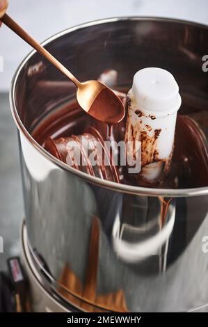 Grinding and conching chocolate Stock Photo - Alamy