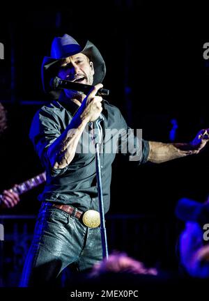 Tim McGraw in concert at the Edison Ballroom in New York Stock Photo ...