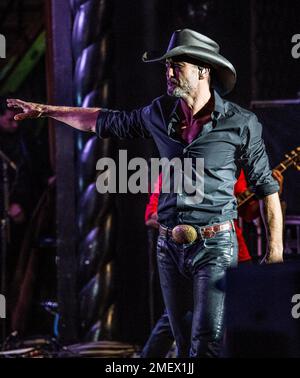 Tim McGraw in concert at the Edison Ballroom in New York Stock Photo ...