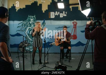 Rozes films a session in Brooklyn Stock Photo - Alamy