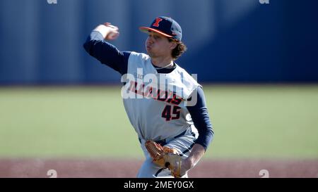 Illinois' Ty Rybarczyk pitches during an NCAA baseball game on Saturday ...