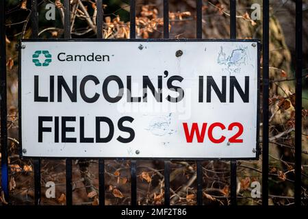 Street sign for Lincoln’s Inn Fields, the largest public square in ...