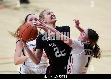 Oregon State's Aleah Goodman (1) tries to block a shot by Stanford's ...