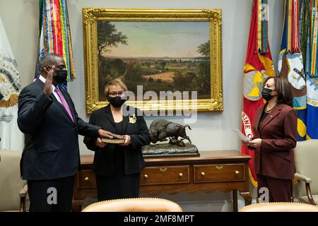 Defense Secretary Lloyd Austin and Charlene Austin arrive for the State ...