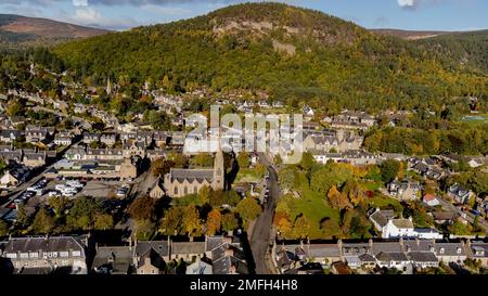 Ballater looks Autumnal as Scotland moves into the popular season ...