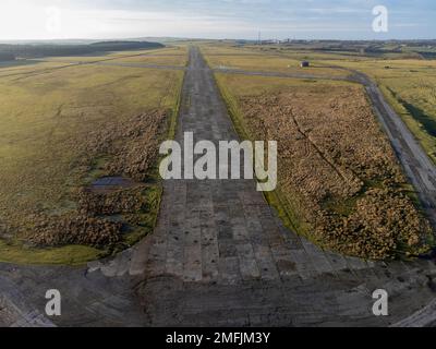 Disused runway at RAF Davidstow airfield, Cornwall UK Stock Photo - Alamy