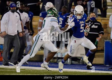 Tulsa wide receiver JuanCarlos Santana (5) celebrates with quarterback ...