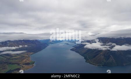A Stunning Approach Into Queenstown Stock Photo - Alamy