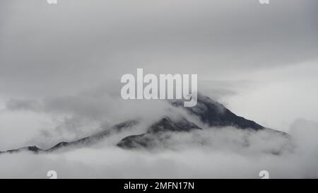 A Stunning Approach Into Queenstown Stock Photo - Alamy