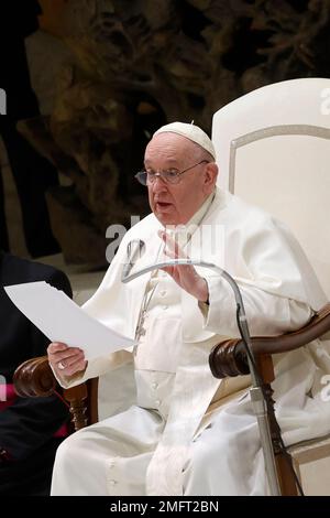 Vatican City, Vatican 25 january, 2023. Pope Francis greets a child ...