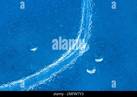 Ice pattern formation on a small woodland pond in Pebnnsylvania's ...
