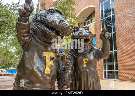 University of Florida mascots, Albert and Alberta Gator, facing Ben ...