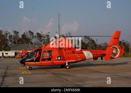 Aircrafts - HH-65 Dolphin - 26-HK-54-30. Air crew preparing to board HH ...
