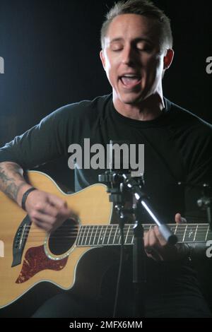 Yellowcard's Ben Dobson films a session in Brooklyn Stock Photo - Alamy