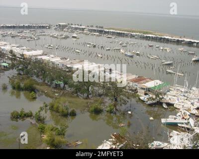 Aftermath - Aerial - 26-HK-330-47. Kenner Flooding. Hurricane Katrina Stock Photo - Alamy