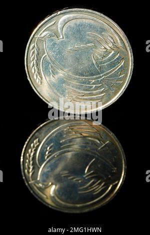 Reverse side of a 1995 £2 coin to commemorate the 50th anniversary of ...