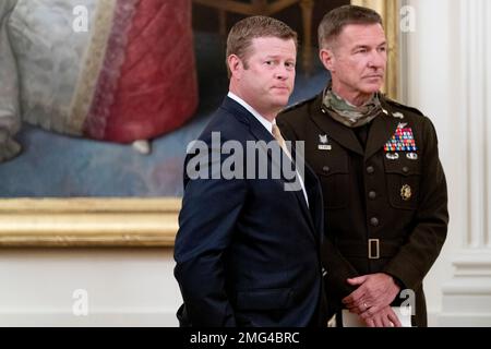 Maj. Gen. Thomas James (right), Commanding General, 7th Infantry ...