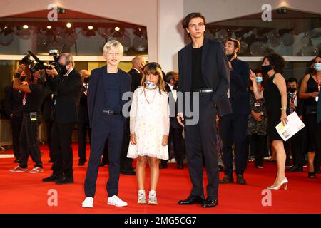 Francesco Gheghi, Lea Favino and Mattia Garaci walks the red carpet ...