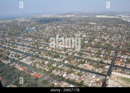 Aftermath - Flooding - Miscellaneous - 26-HK-36-230. close-up aerial ...