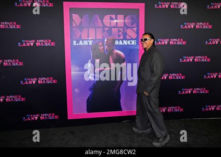 Puerto Rican singer Elvis Crespo prepares to throw out a ceremonial ...