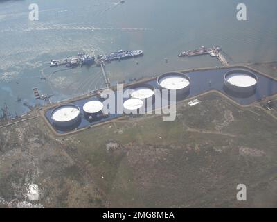 ESU St. Louis - Oil Fields and Surrounding Area- Aerial - 26-HK-318-3 ...