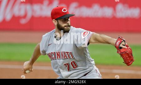 Cincinnati Reds starting pitcher Tejay Antone throws during the first ...