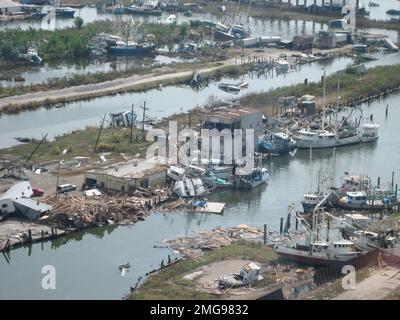 Hurricane Katrina Aftermath - Aftermath - Displaced Boats - Chalmette ...