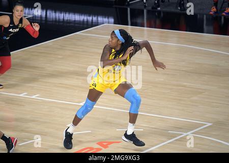 Chicago Sky forward Ruthy Hebard (24) tries to stop New York Liberty ...