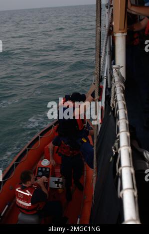 Coast Guard Cutters - Dauntless (WMEC 624) - 26-HK-73-36. CGC Dauntless ...