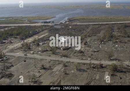 New Orleans and I-90 - 26-HK-202-36. Hurricane Katrina Stock Photo - Alamy