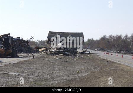 Highway 23 - 26-HK-150-10. Hurricane Katrina Stock Photo - Alamy