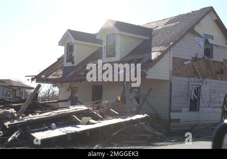 Highway 23 - 26-HK-150-10. Hurricane Katrina Stock Photo - Alamy