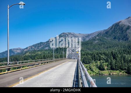 Silver metal truss transportation and cyclists bridge across Columbia ...