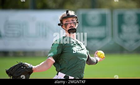 Stetson pitcher Chloe Temples (7) throws to home plate during an NCAA ...