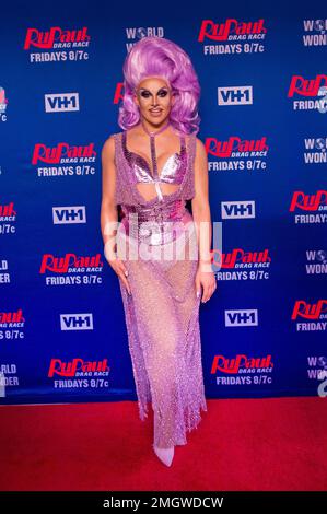 Jan Sport participates in a "RuPaul's Drag Race" season 12 special ...