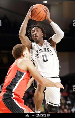 Vanderbilt guard Saben Lee (0) drives against Arkansas guard Jalen ...