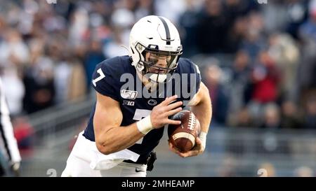 Penn State quarterback Will Levis (7) celebrates after beating Illinois ...