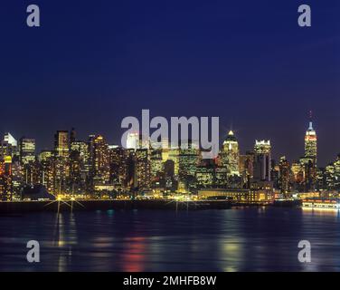 1991 HISTORICAL MIDTOWN SKYLINE MANHATTAN NEW YORK CITY USA Stock Photo ...