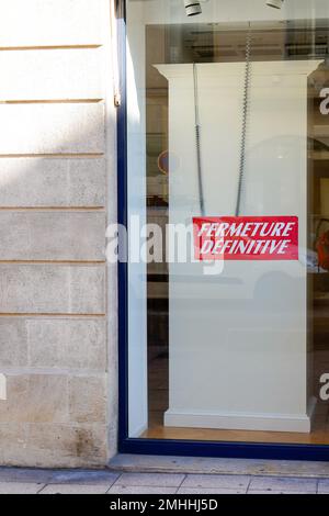 shop fermeture definitive french text means panel sign written final ...