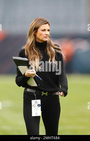 Fox sideline reporter Erin Andrews speaks with San Francisco 49ers ...