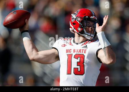 North Carolina State quarterback Devin Leary (13) plays against ...