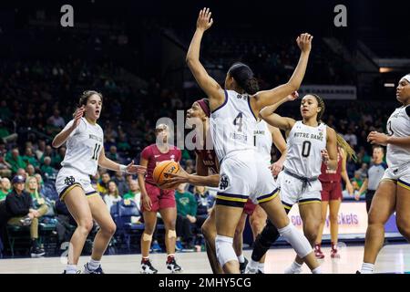 Florida State forward Makayla Timpson (21) drives to the basket in ...