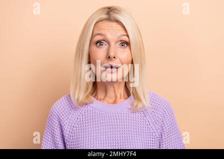 Photo of astonished lady wear trendy autumn sweater arm direct empty ...