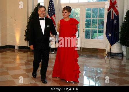 Maria Bartiromo and Jonathan Steinberg arrive for the State Dinner ...