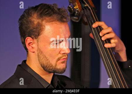 Jazz bassist Conrad Steinhoff from the Gerold Heitbaum Quartet in ...