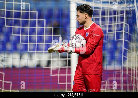 ZWOLLE - (l-r) PEC Zwolle goalkeeper Jasper Schendelaar, Luuk de Jong ...