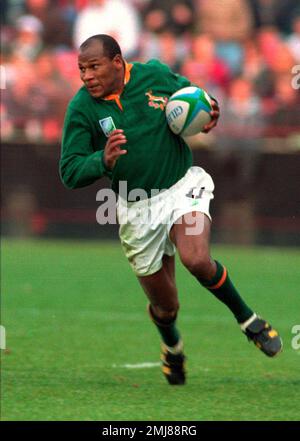 Rugby Union World Cup 1995 -Ireland in Durban. Simon Geoghegan warms up ...