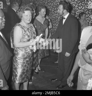 Netherland History: Queen Juliana and the princesses Beatrix and Irene ...